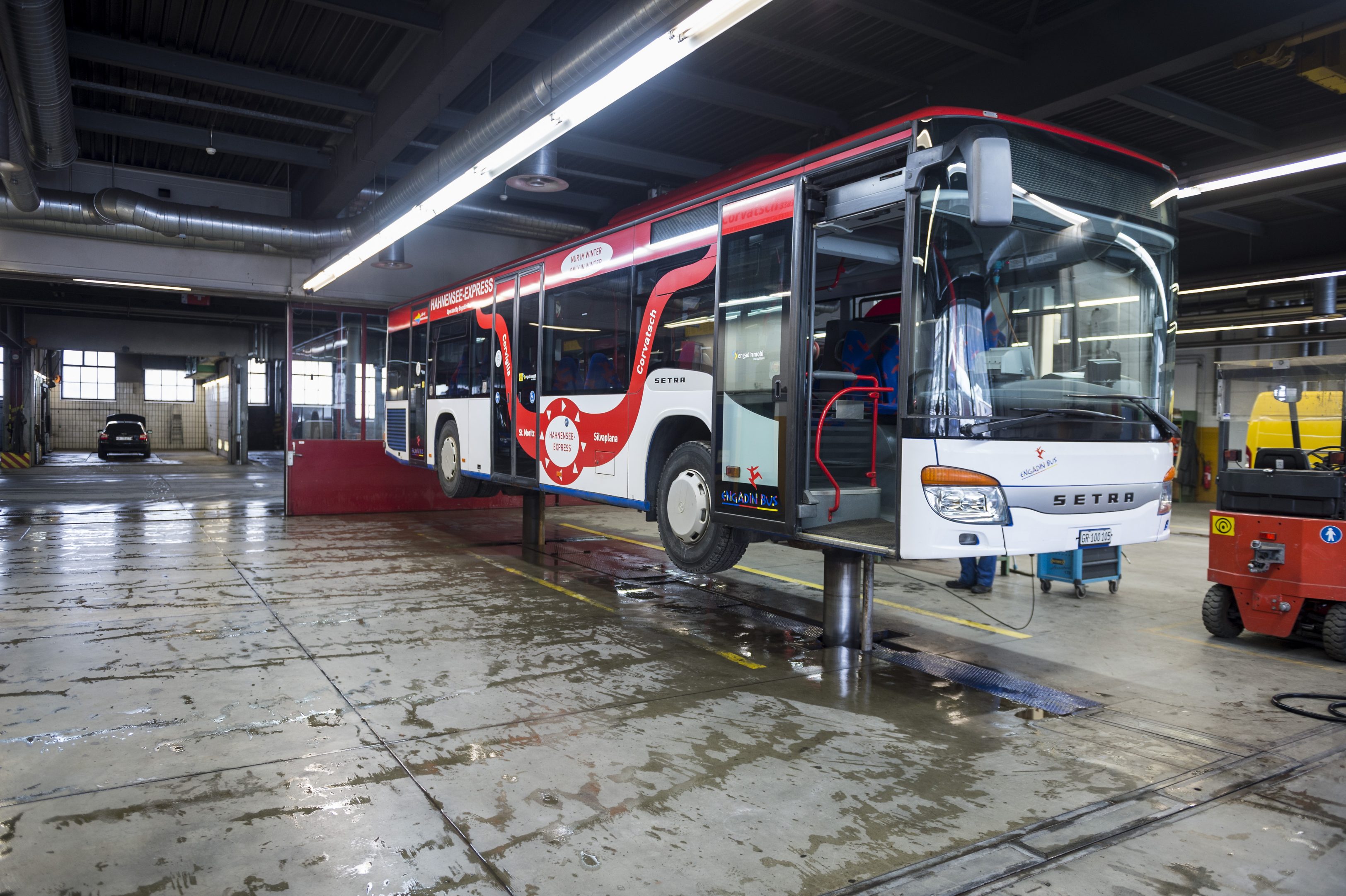 Hochgefahren – unter dem (Bus-)Boden der Tatsachen – Engadin Bus