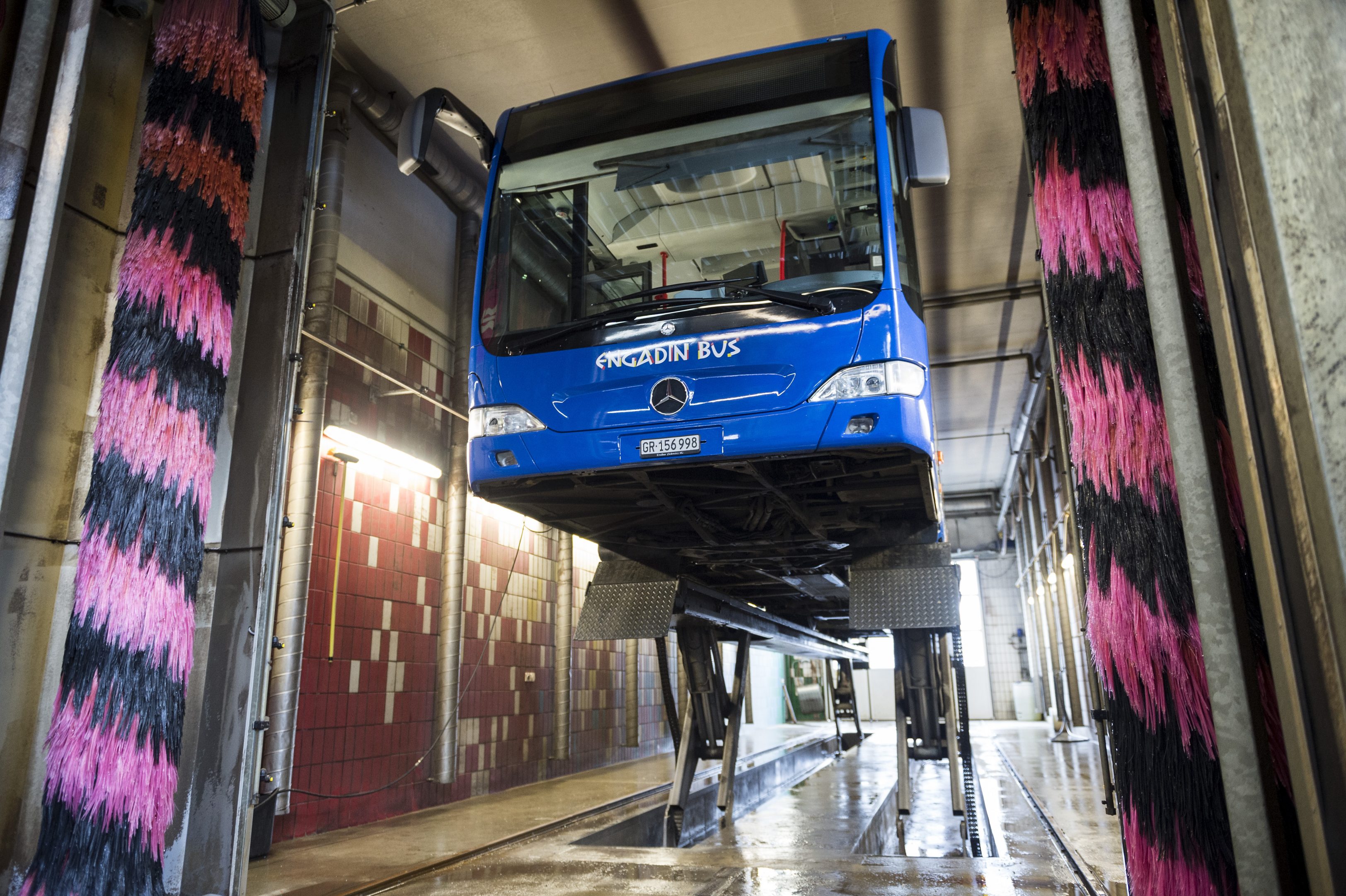Hochgefahren – unter dem (Bus-)Boden der Tatsachen – Engadin Bus